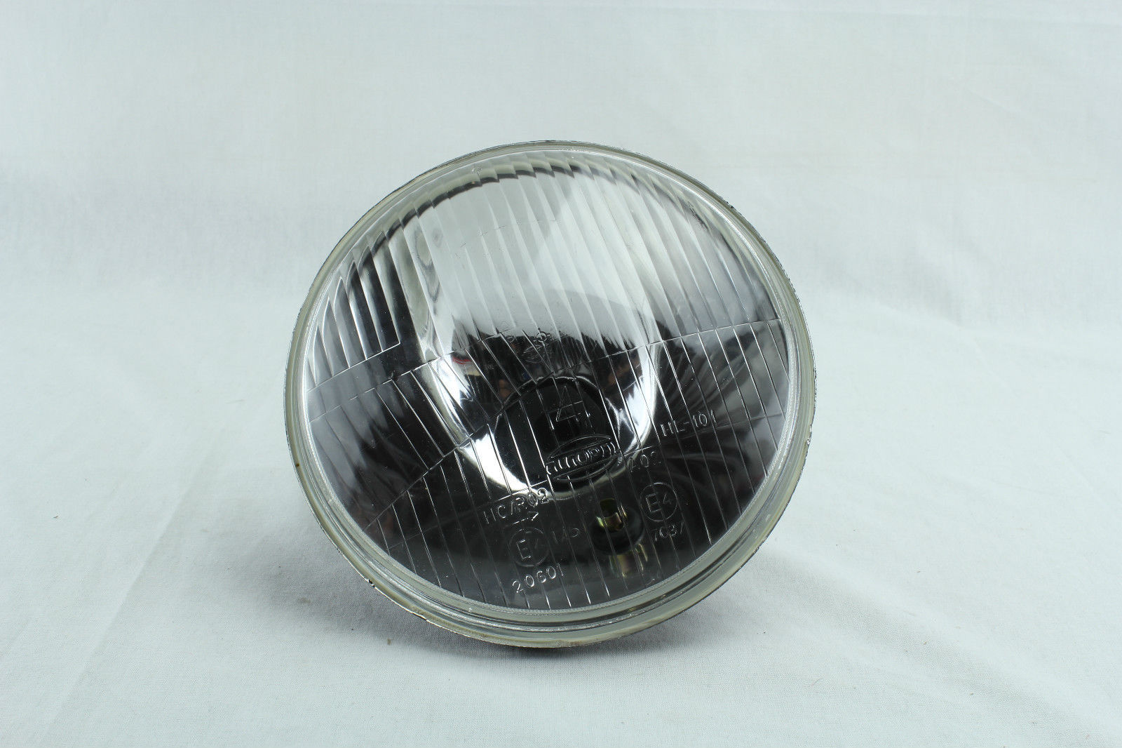BRITAX SEMI SEALED BEAM ROUND 178mm 7" HEADLIGHT HEAD LAMP H4 GLOBE x2 PAIR